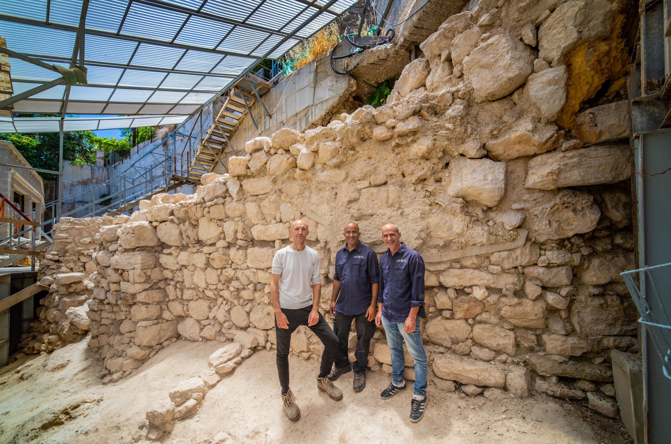 Missing Wall of Biblical Jerusalem Discovered - Biblical Archaeology ...