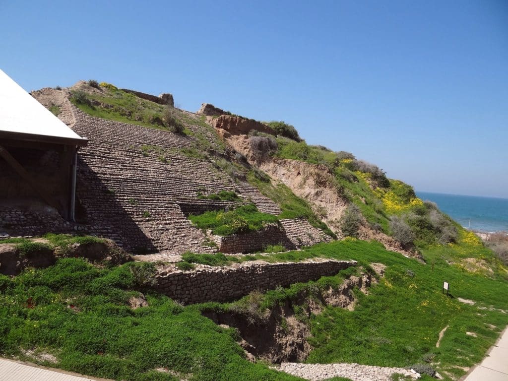 Rethinking the Early Philistine Threat - Biblical Archaeology Society